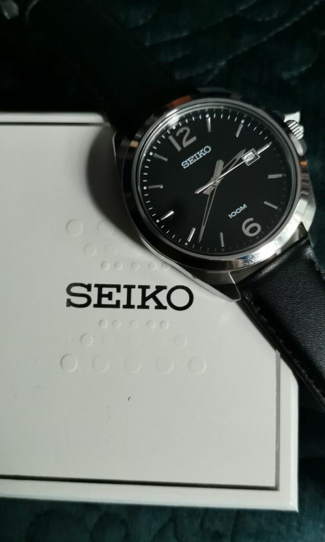 Seiko men's classy quartz, Luxury, Watches on Carousell
