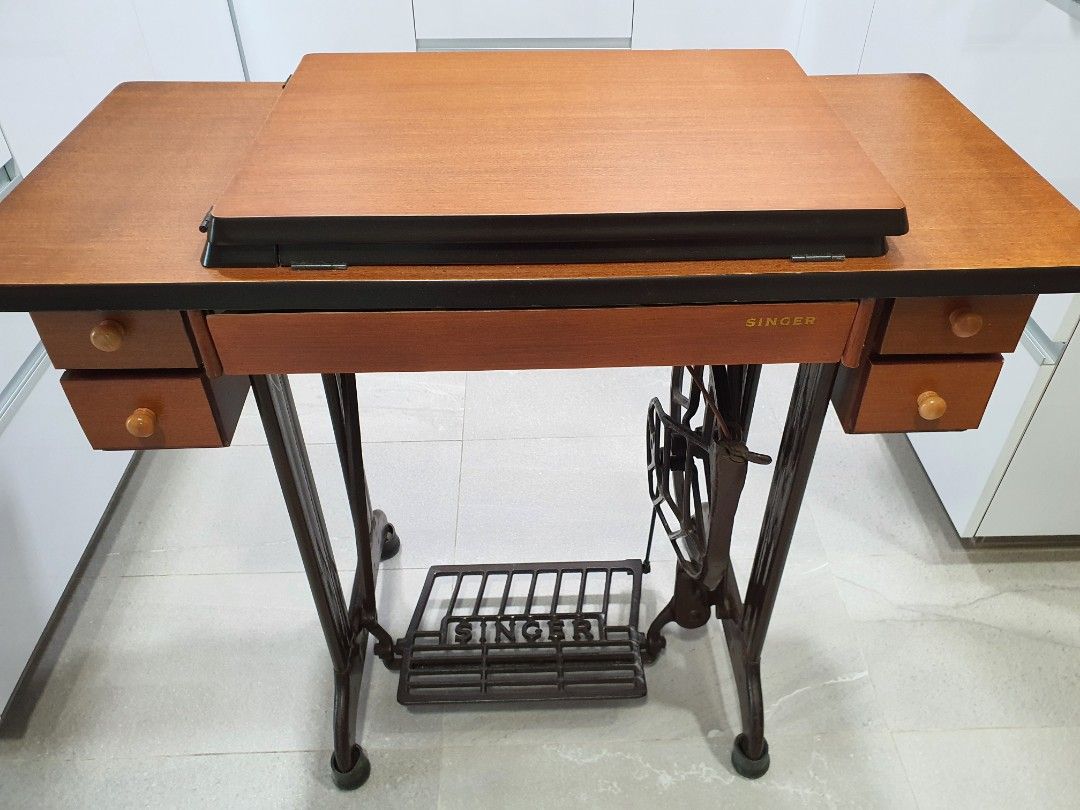 Singer Sewing Machine (15K model), Hobbies & Toys, Memorabilia ...