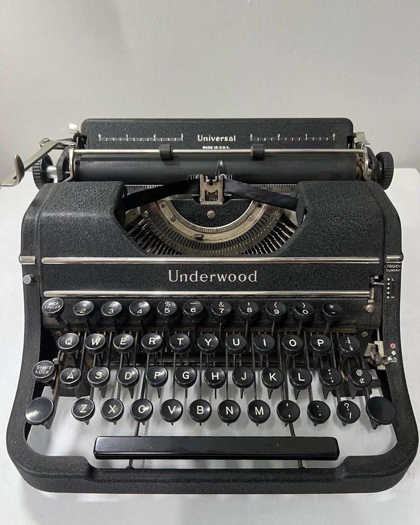 Underwood 1950s Typewriter, Hobbies & Toys, Memorabilia & Collectibles ...