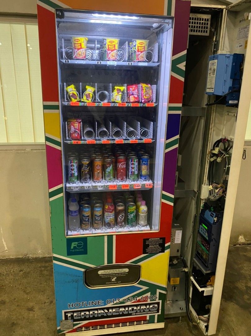 Vending machine Sekali Tapak, TV & Home Appliances, Kitchen Appliances ...