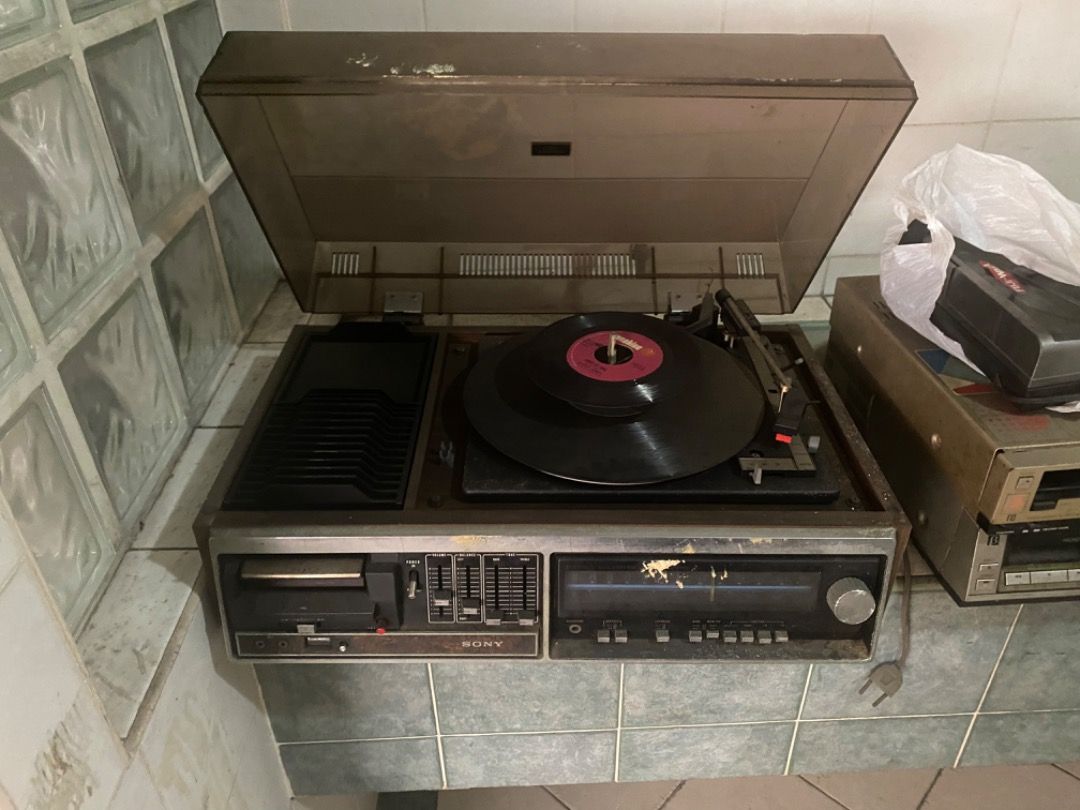 Vintage Sony Vinyl Player Toahiba Betamax, Hobbies & Toys, Memorabilia ...