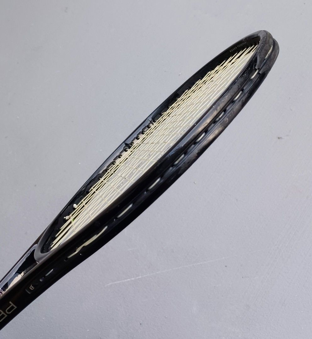 Wilson pro staff Rf97 Autograph v11.0, Sports Equipment, Sports & Games ...