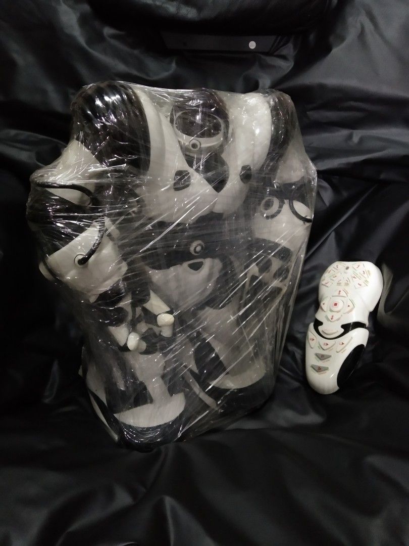 WowWee RoboSapien X Humanoid Robot Black & White 14" with Remote ...