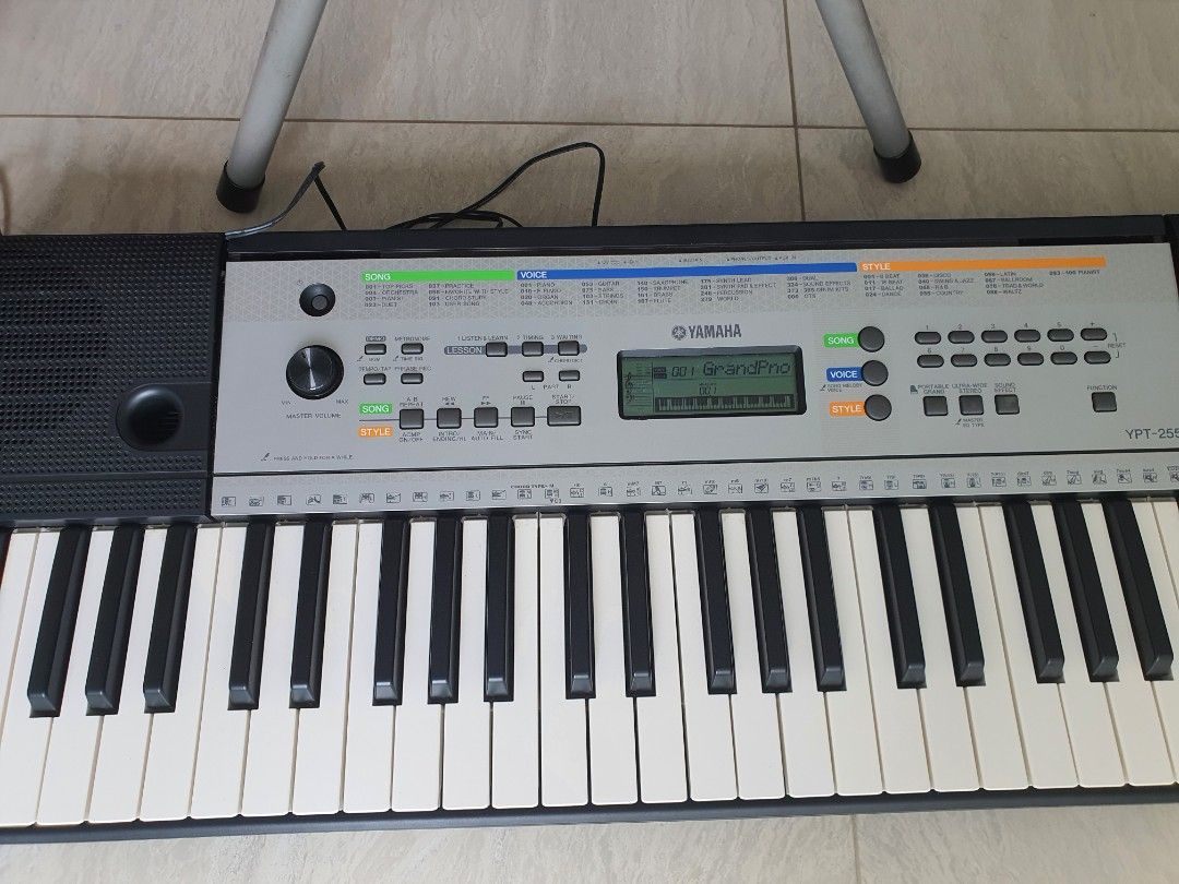 Yamaha YPT-255 Keyboard, Hobbies & Toys, Music & Media, Musical ...