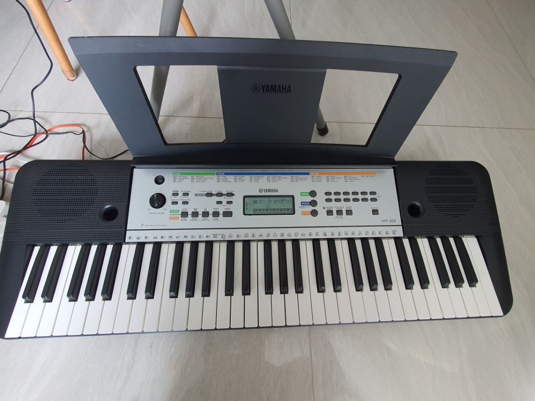 Yamaha YPT-255 Keyboard, Hobbies & Toys, Music & Media, Musical ...