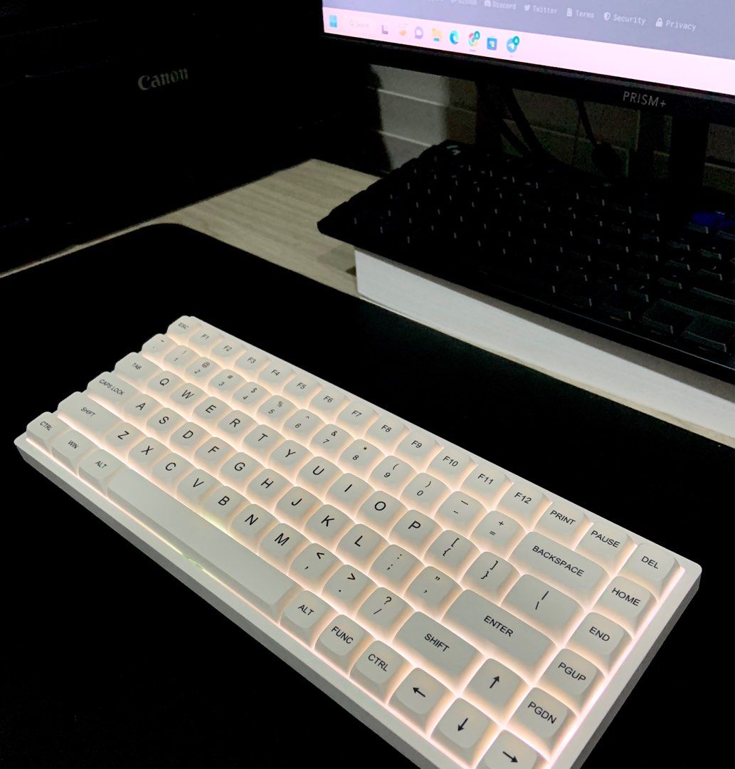 80% custom mechanical keyboard (Honey milk XDA keycaps), Computers ...