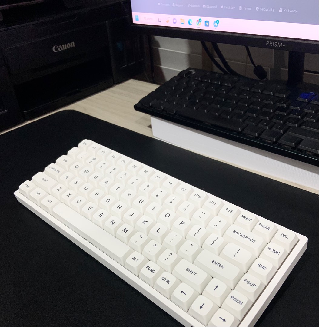 80% custom mechanical keyboard (Honey milk XDA keycaps), Computers ...
