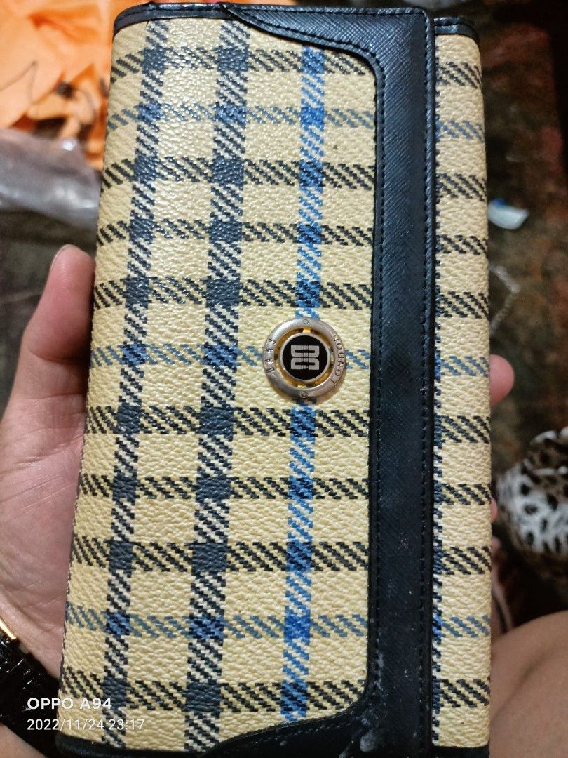 Authentic Daks London wallet, Women's Fashion, Bags & Wallets, Wallets ...