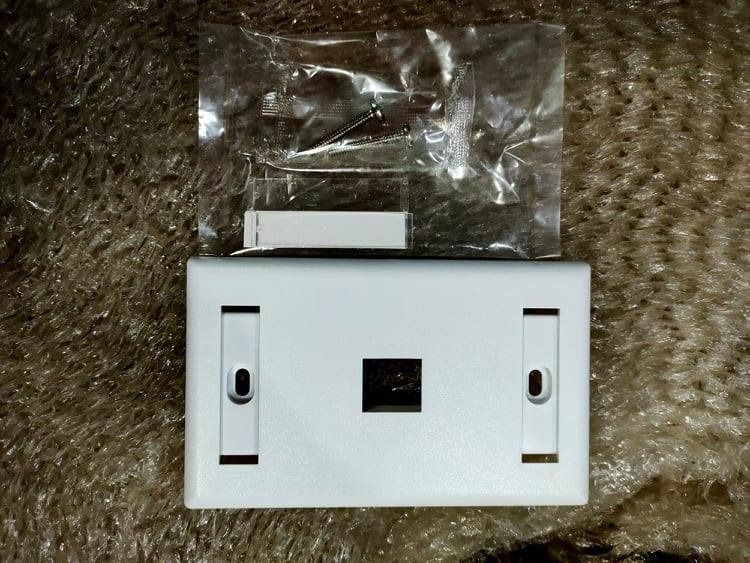 Belden Faceplate Simplex (1Gang), Computers & Tech, Parts & Accessories ...