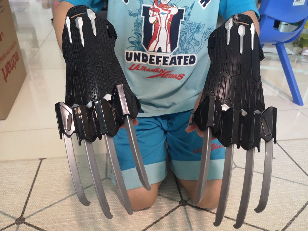 Black panther claws, Hobbies & Toys, Toys & Games on Carousell