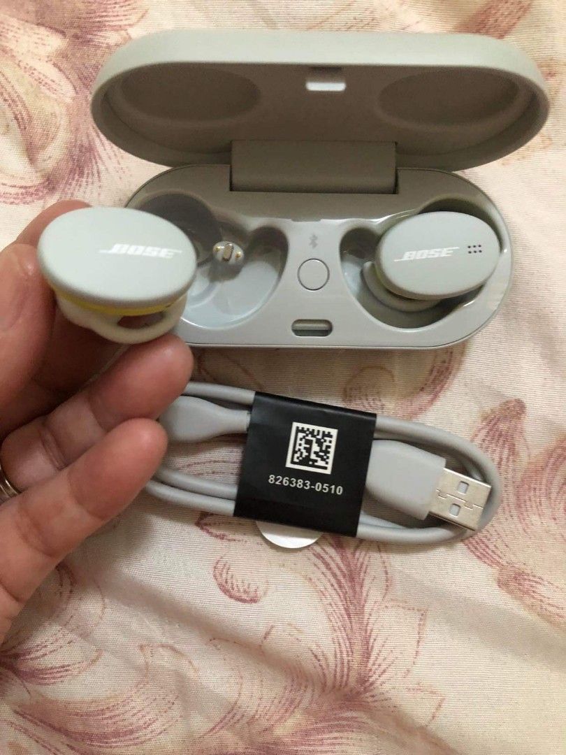 Bose sports earbuds, Audio, Earphones on Carousell