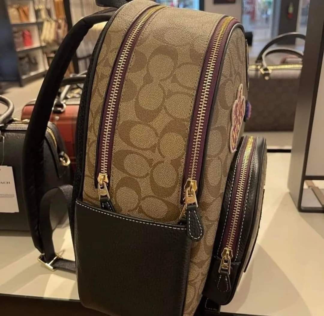 Coach Court Backpack in Signature Canvas, Women's Fashion, Bags ...