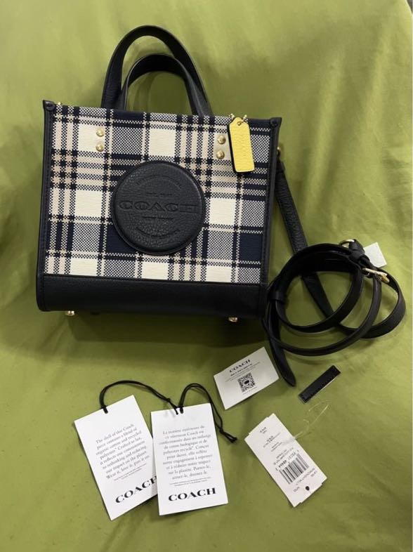 COACH DEMPSEY 22 XBODY ORIGINAL, Luxury, Bags & Wallets on Carousell