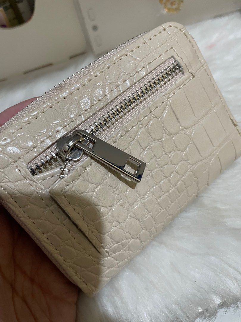 Crocs card wallet, Women's Fashion, Bags & Wallets, Wallets & Card ...