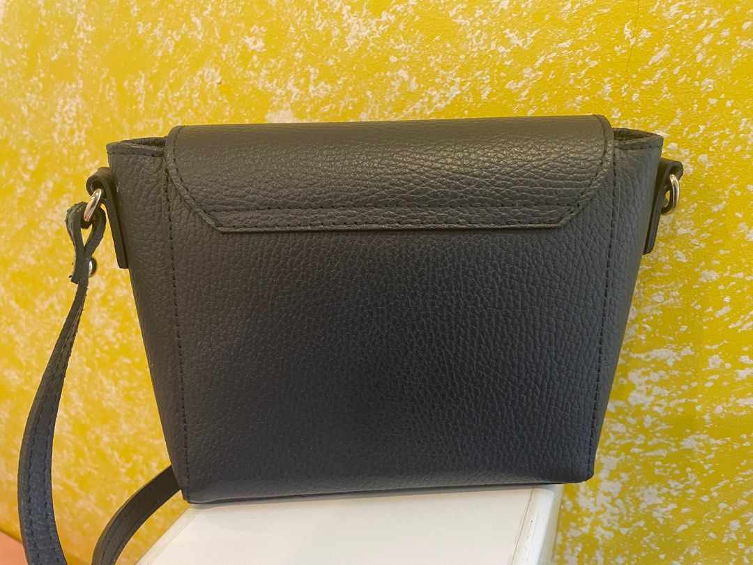 Crossbag Full Leather, Women's Fashion, Bags & Wallets, Cross-body Bags ...