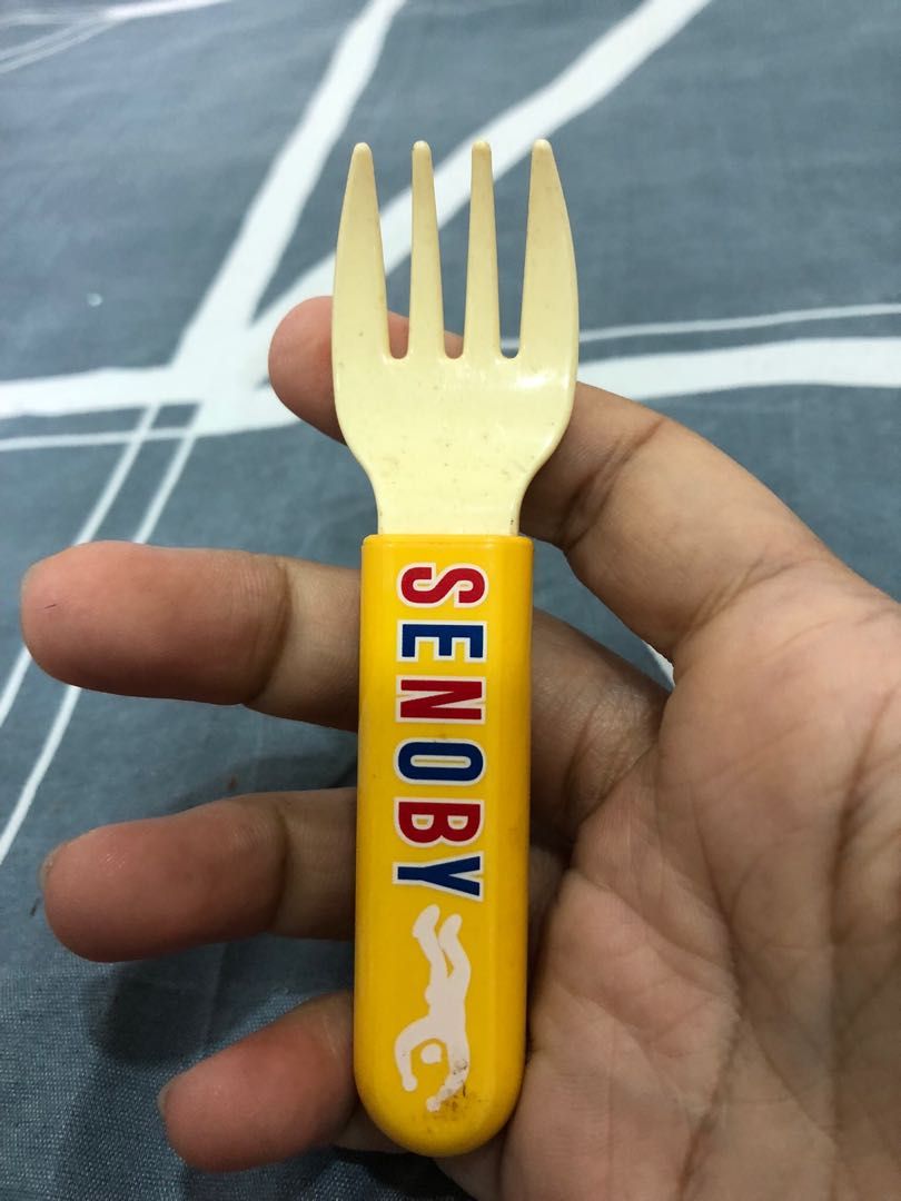 Expandable fork, Furniture & Home Living, Kitchenware & Tableware, Dinnerware & Cutlery on Carousell