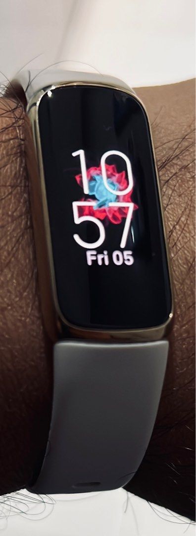 Fitbit Luxe Watch - 3 months old, Mobile Phones & Gadgets, Wearables ...