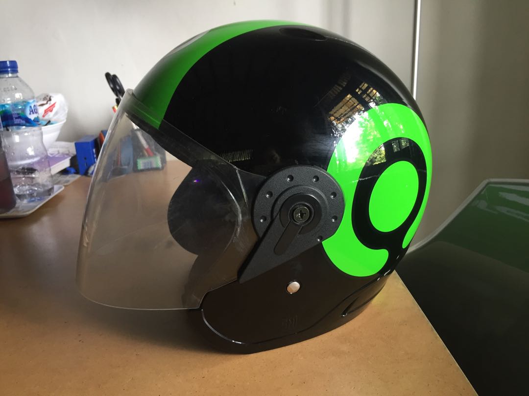 Helm Gojek Kondisi 90%, Motorbikes on Carousell