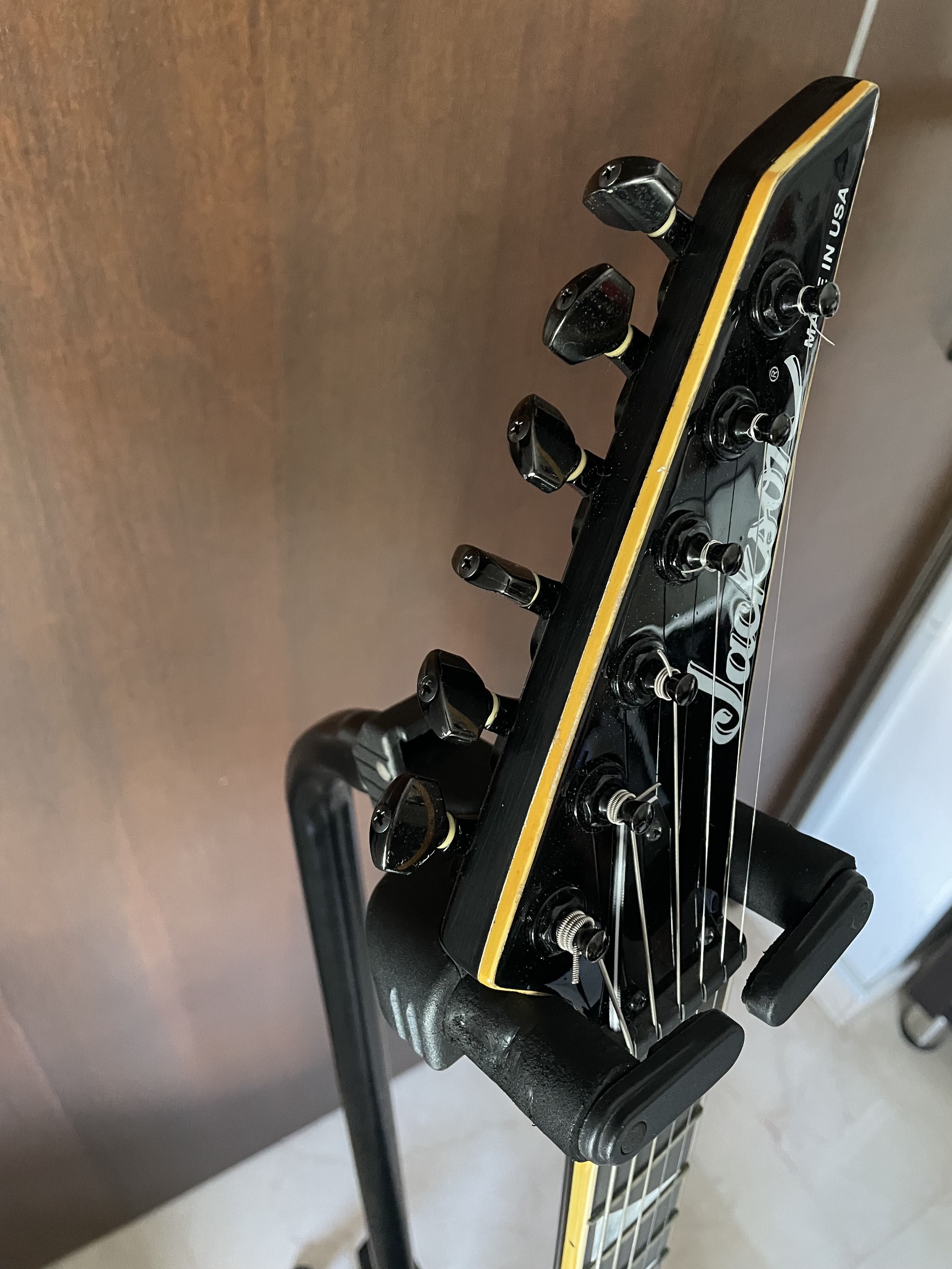 Hercules Guitar Stand GS414B+ fit flying v explorer shape, Hobbies ...