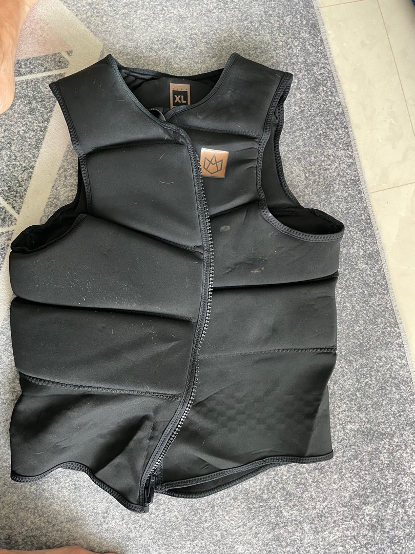 Impact vest / floatation / PFD, Sports Equipment, Other Sports ...