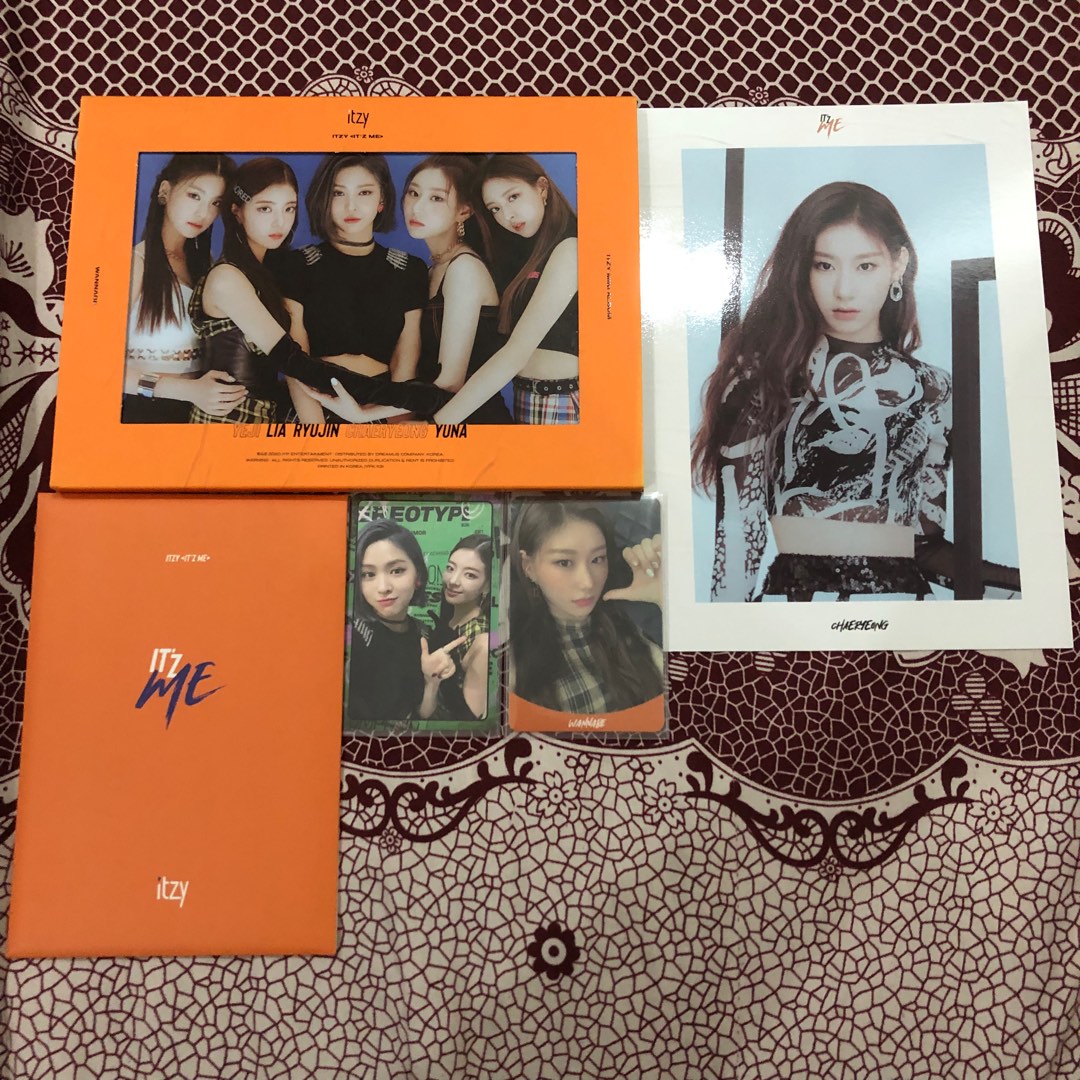 ITZY ITZ ME ALBUM ORANGE VER, Hobbies & Toys, Memorabilia ...