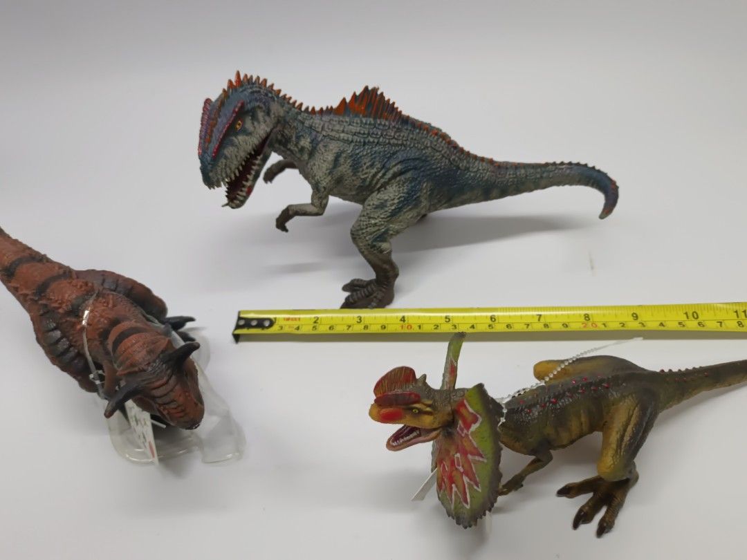 Jurassic world Park Giganotosaurus dilophosaurus Maroon Carnotaurus ...