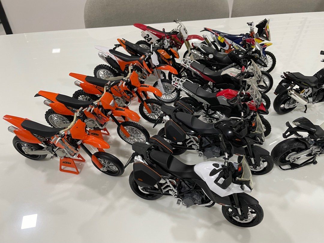 KTM, BMW, Yamaha, Honda Motors for display (Scale 1:12), Hobbies & Toys ...