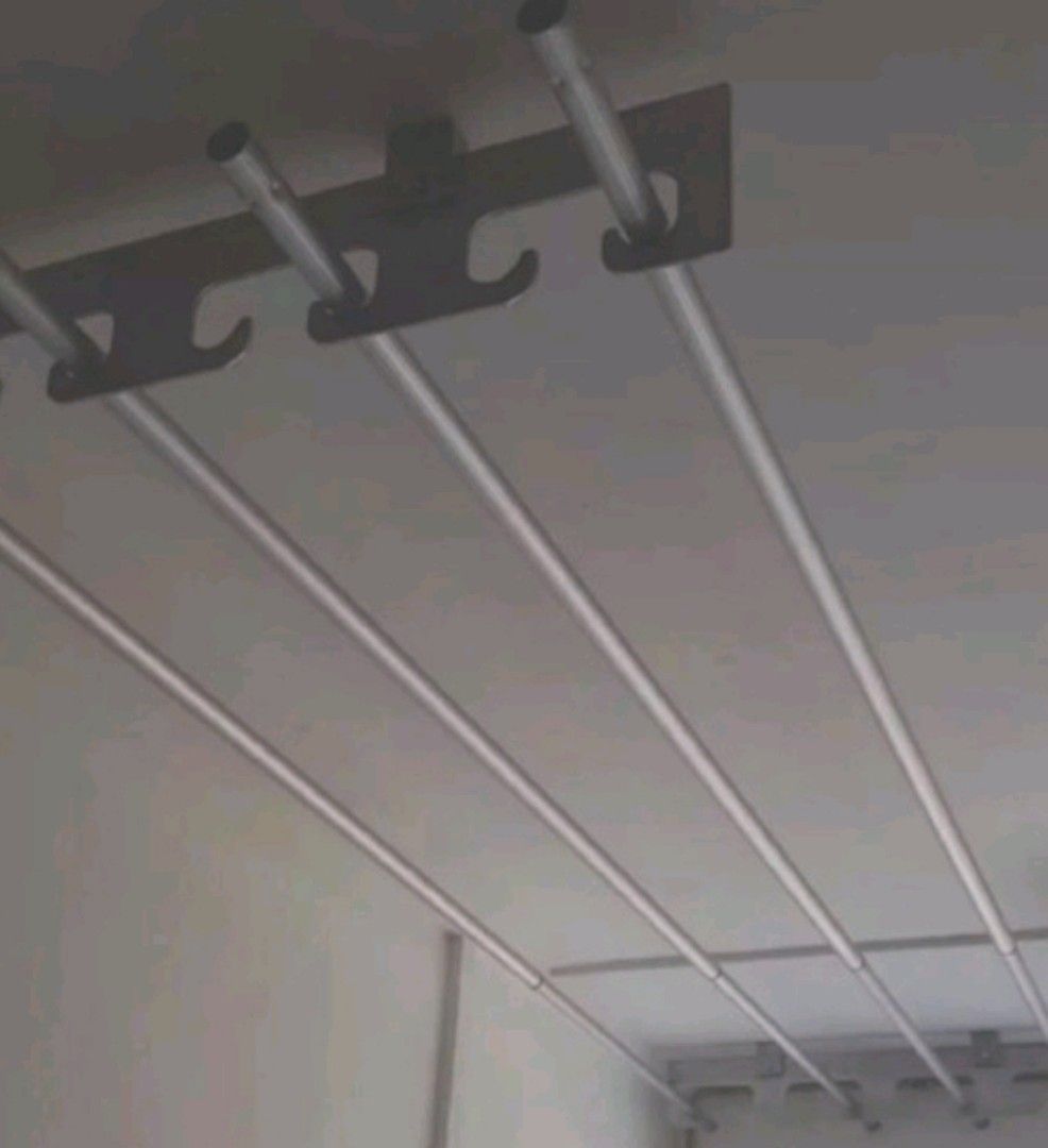 Set of 4 Aluminium Laundry stick & clippers, TV & Home Appliances ...