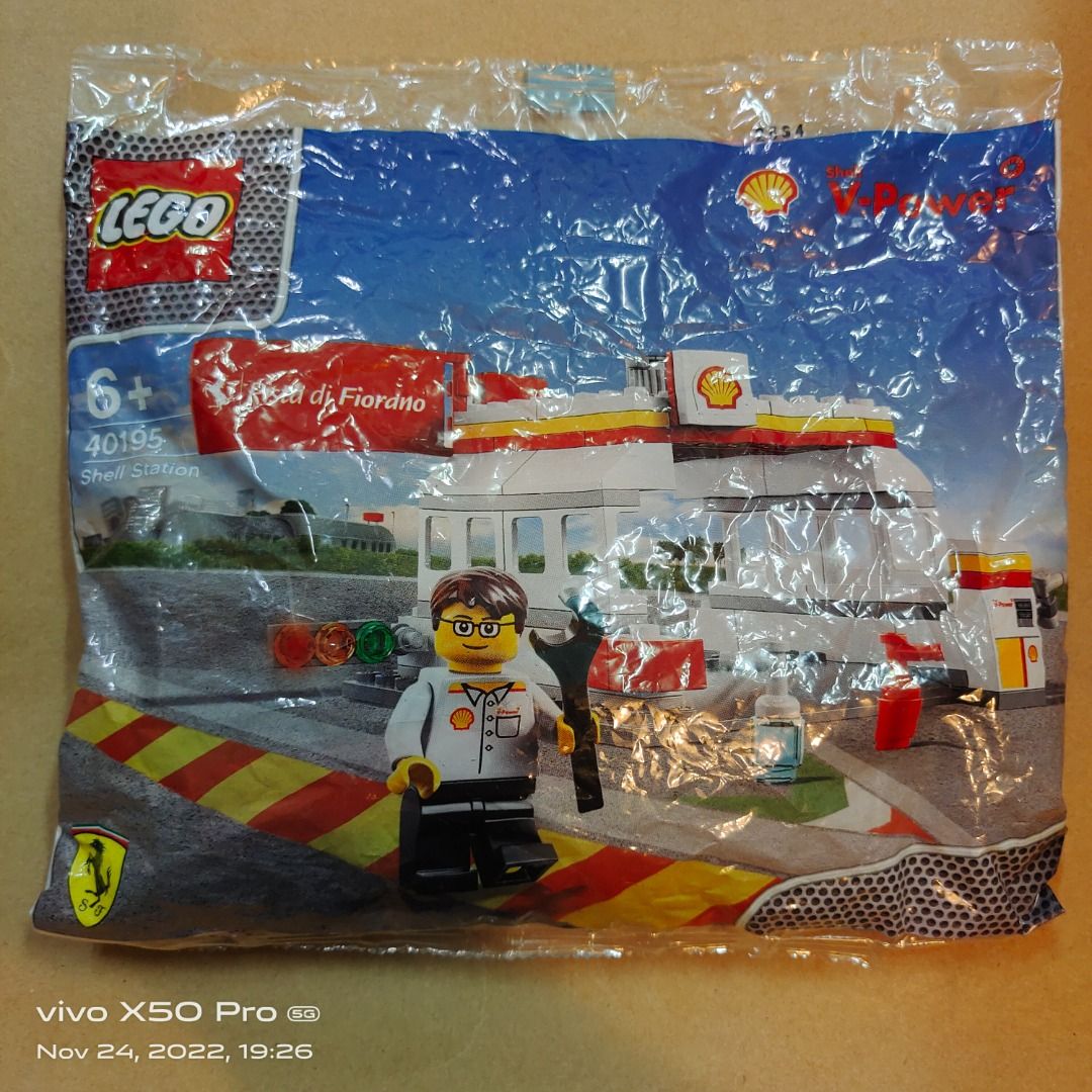 Lego Shell Station 40195, Hobbies & Toys, Collectibles & Memorabilia ...