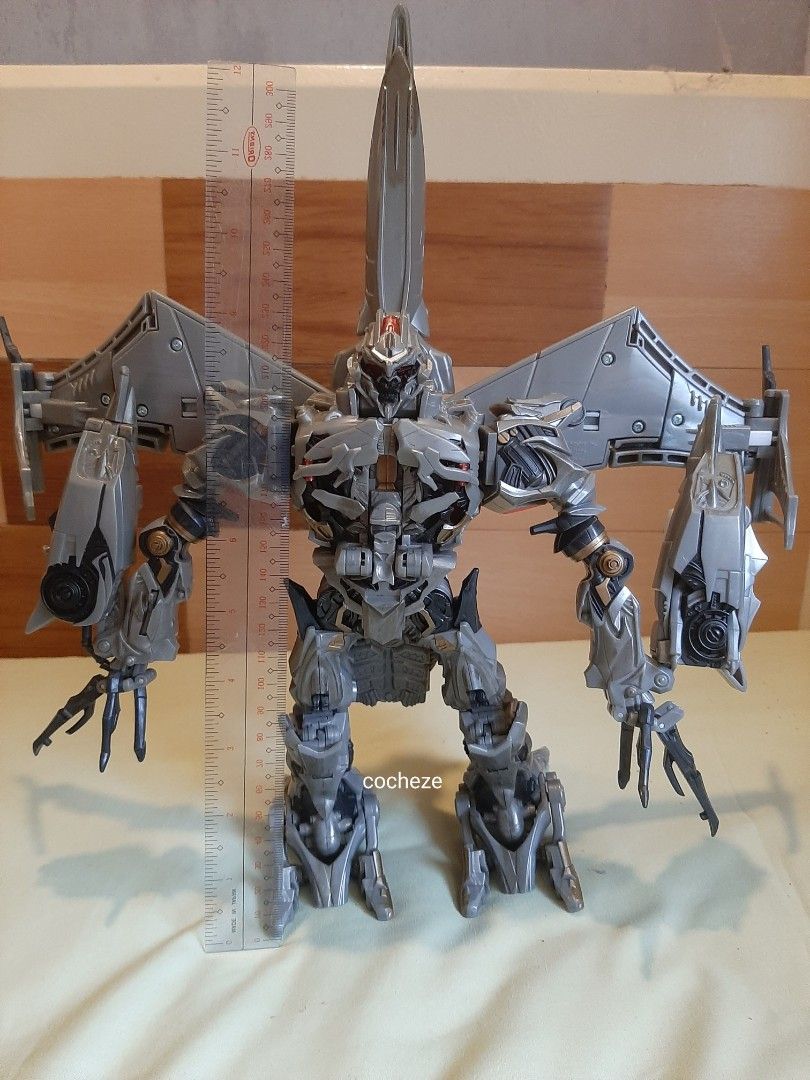 Megatron Leader Class.:-), Hobbies & Toys, Toys & Games on Carousell