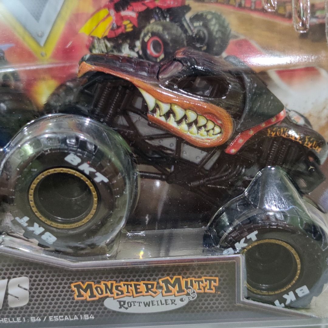 Monster Jam Monster Mutt Husky vs Monster Mutt Rottweiler, Hobbies ...