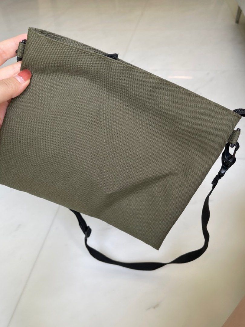 MUJI olive green crossbody travel pouch, Women's Fashion, Bags ...