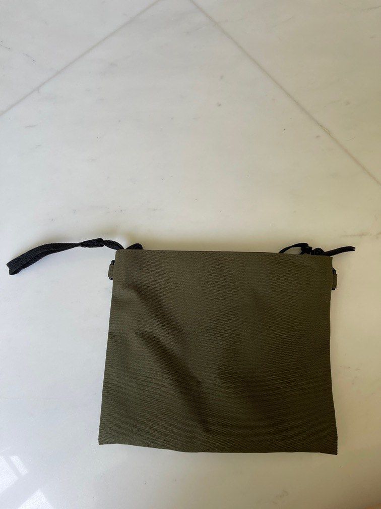 MUJI olive green crossbody travel pouch, Women's Fashion, Bags ...