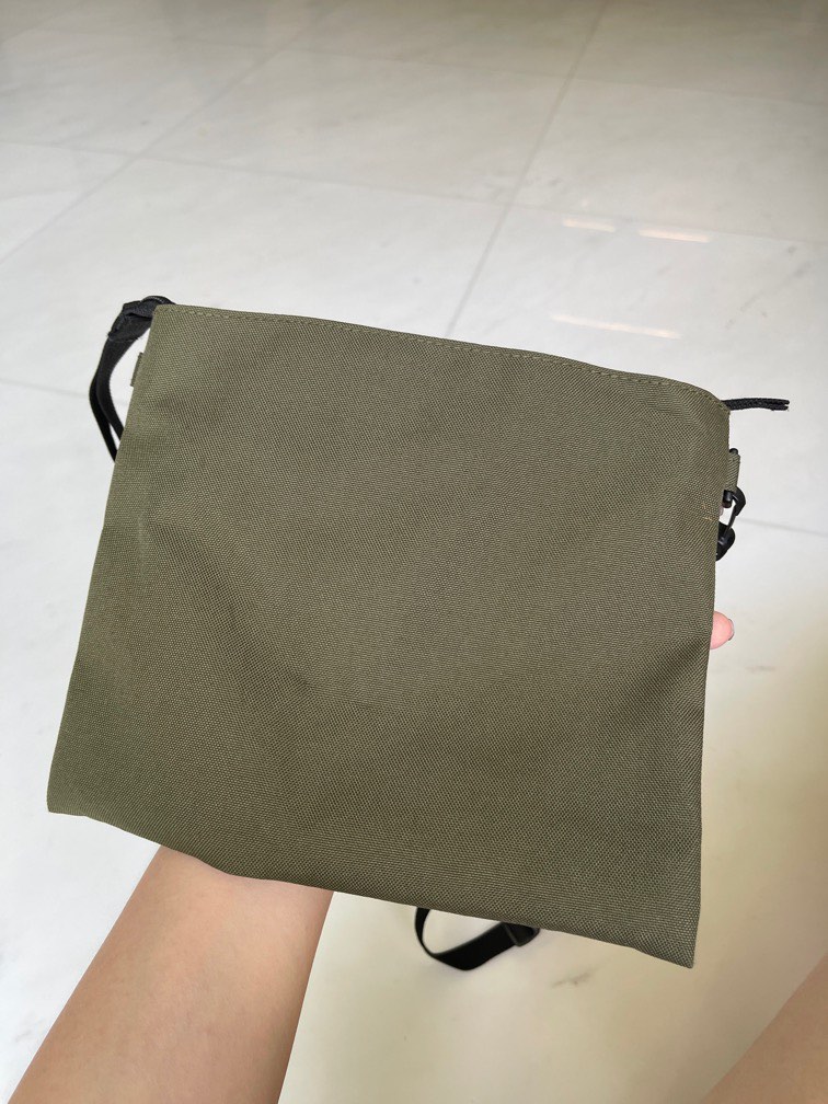 MUJI olive green crossbody travel pouch, Women's Fashion, Bags ...