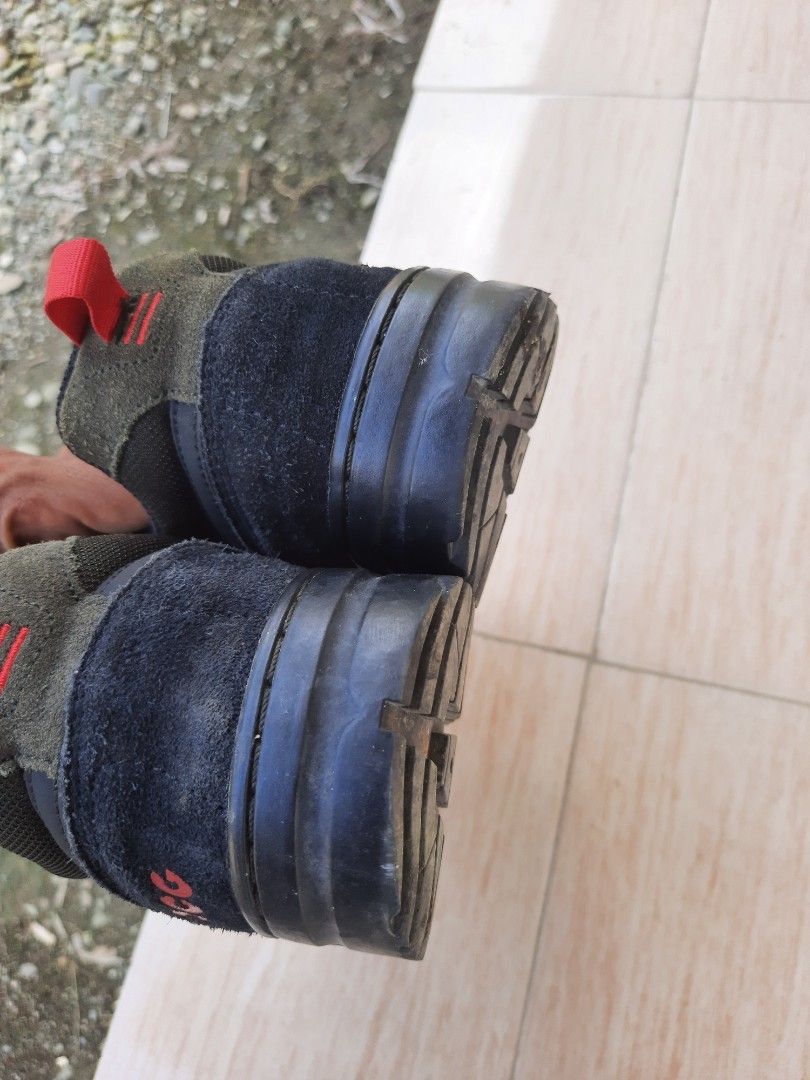 NIKE ACG PYROCLAST, Fesyen Pria, Sepatu , Lainnya di Carousell