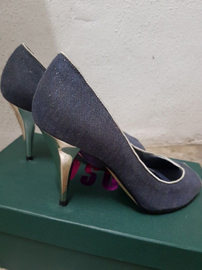Nose Shoe, Women's Fashion, Footwear, Heels on Carousell