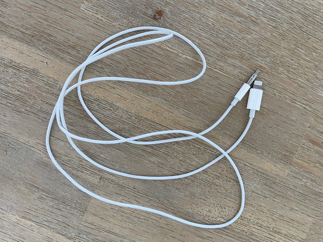 Original Apple Lightning to 3.5 mm Audio Jack Cable (1.2 m) to connect ...