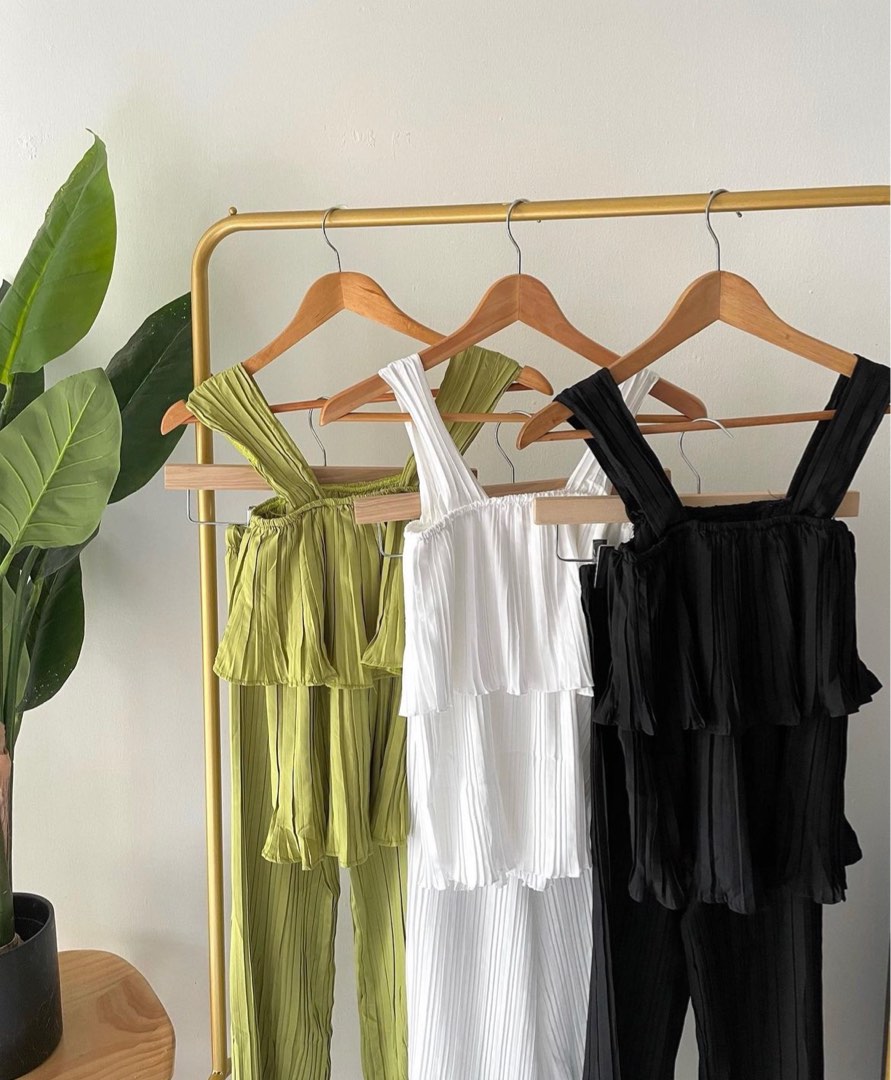 Pleated Set White, Women's Fashion, Dresses & Sets, Sets or Coordinates ...
