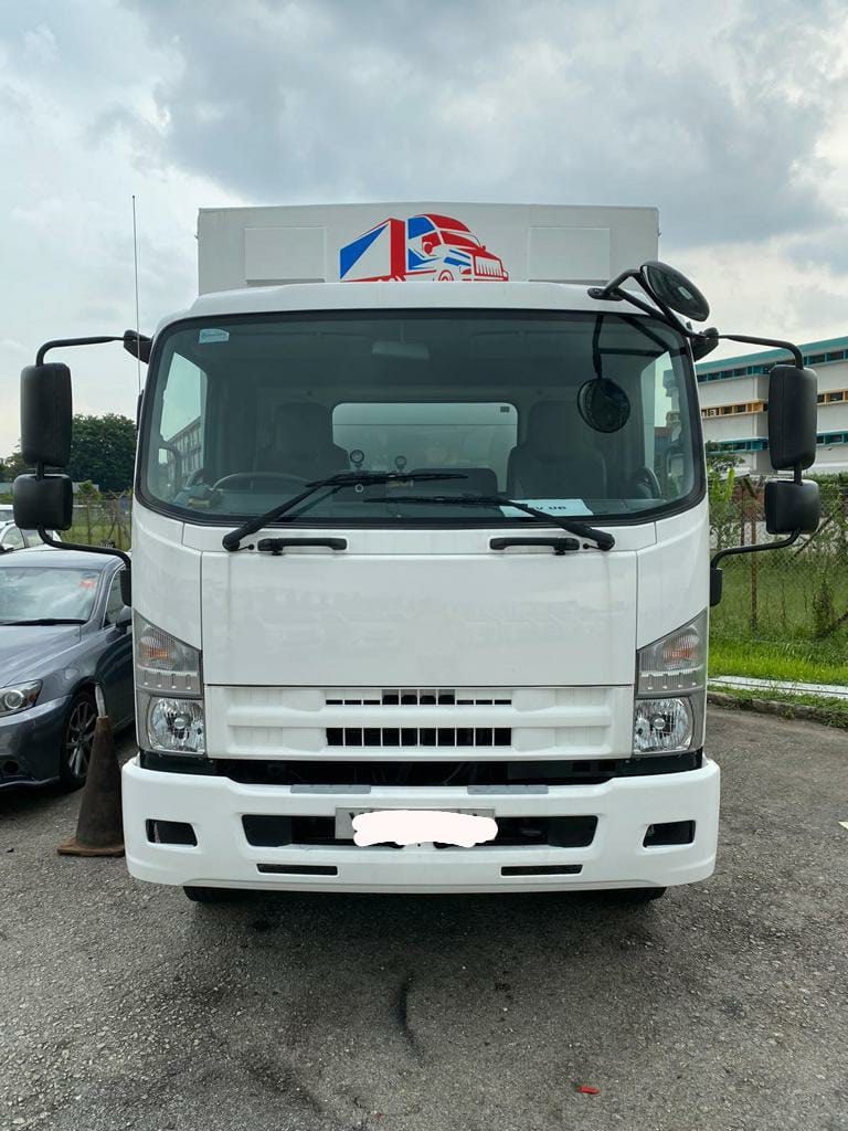 Rent 24ft Lorry Isuzu FSR34 Box & Tailgate Diesel Manual Truck Rental ...