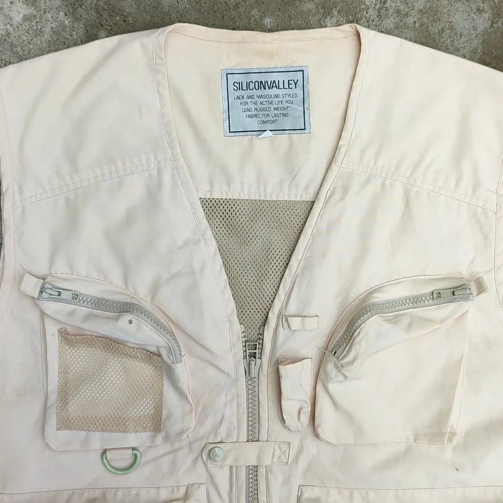 Silicon Valley Vest., Men's Fashion, Tops & Sets, Vests on Carousell