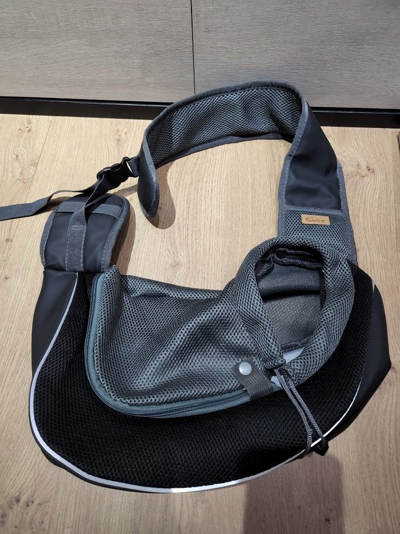 Slinged pet carrier (black), Pet Supplies, Homes & Other Pet ...