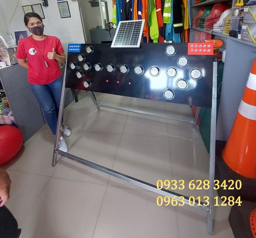 solar Blinker flasher Arrow Blinker Road Sign, Commercial & Industrial ...