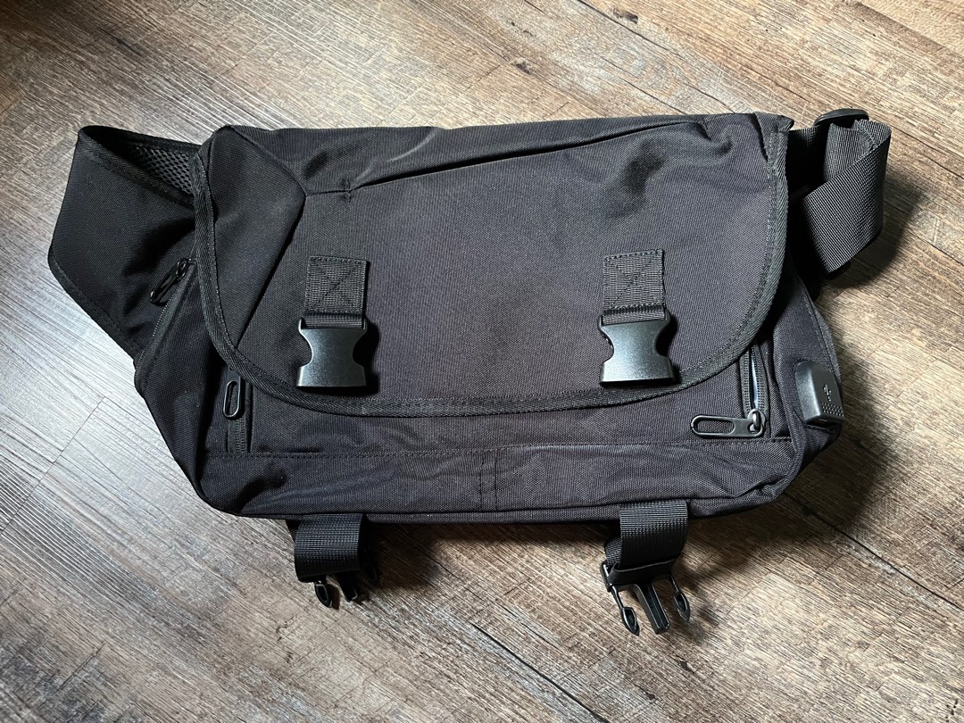 Stylish black expandable cross body sling, Men's Fashion, Bags, Sling ...