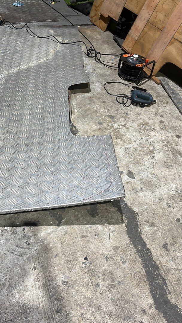 Van interior decking using second hand aluminium checker plate, Car ...