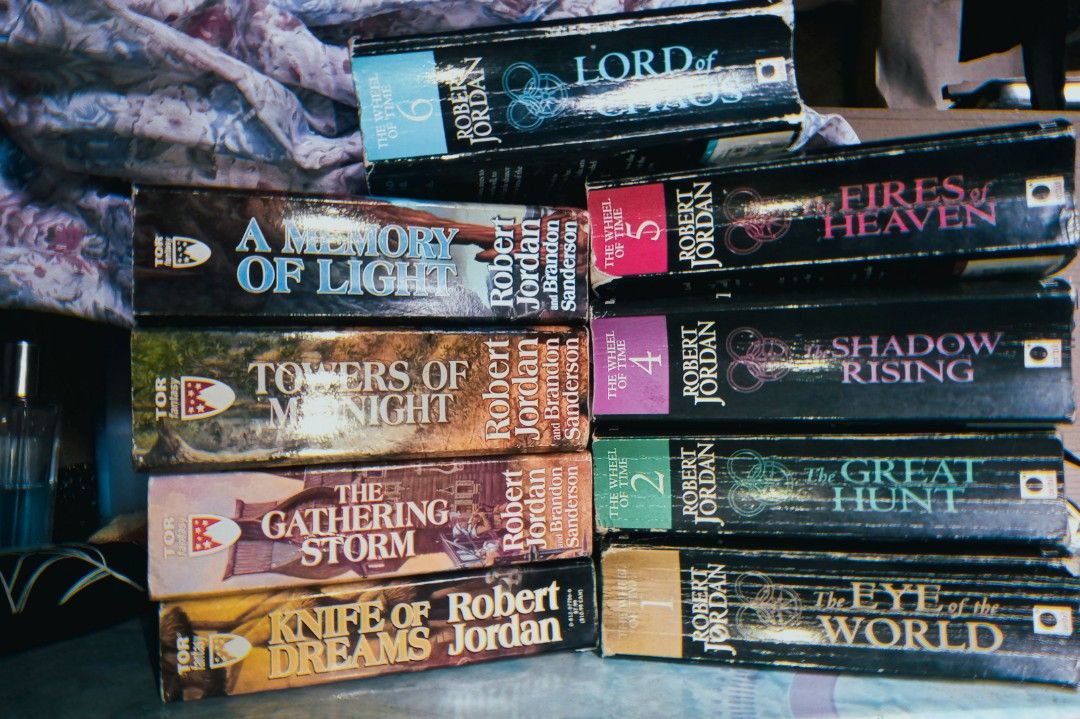 Wheel of time, Hobbies & Toys, Books & Magazines, Fiction & Non-Fiction ...