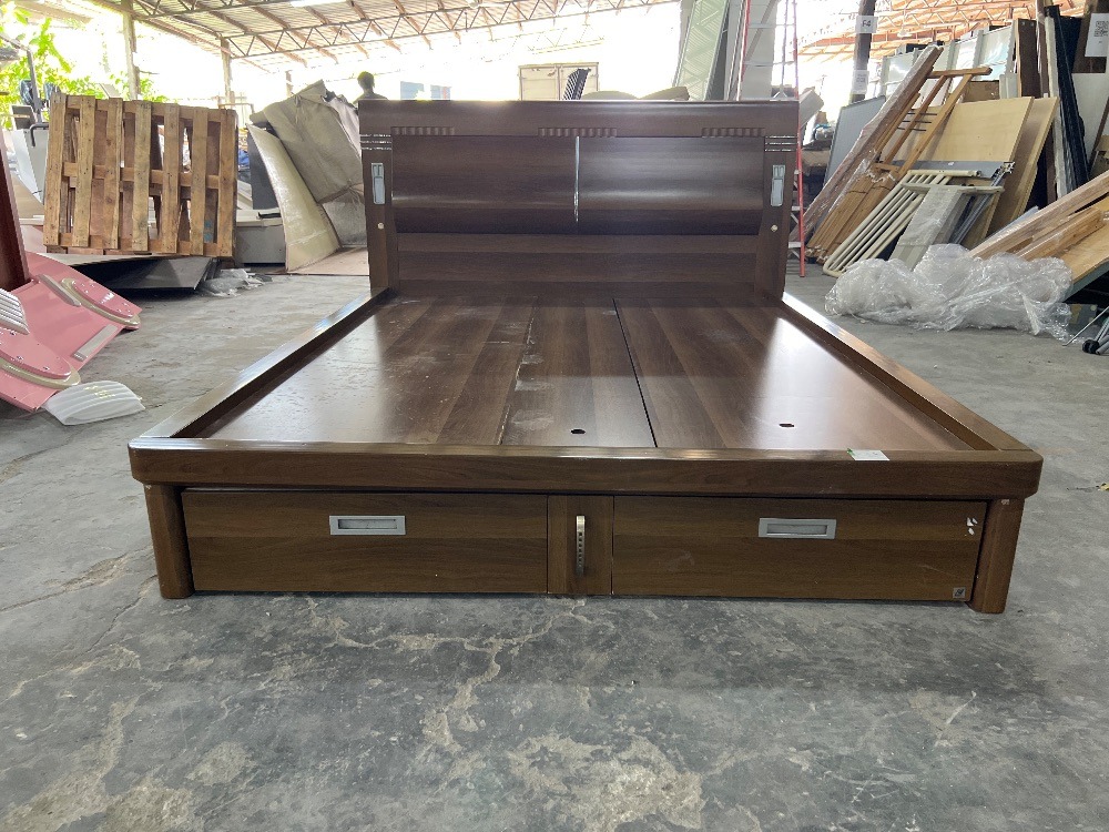 Wooden Queen Size Bed Frame / Rangka Katil Bersaiz Queen Kayu ...