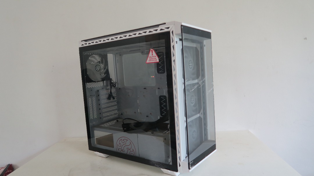 XPG BATTLECRUISER White + RGB Mid Tower Chassis - Includes 4 VENTO 120 ...