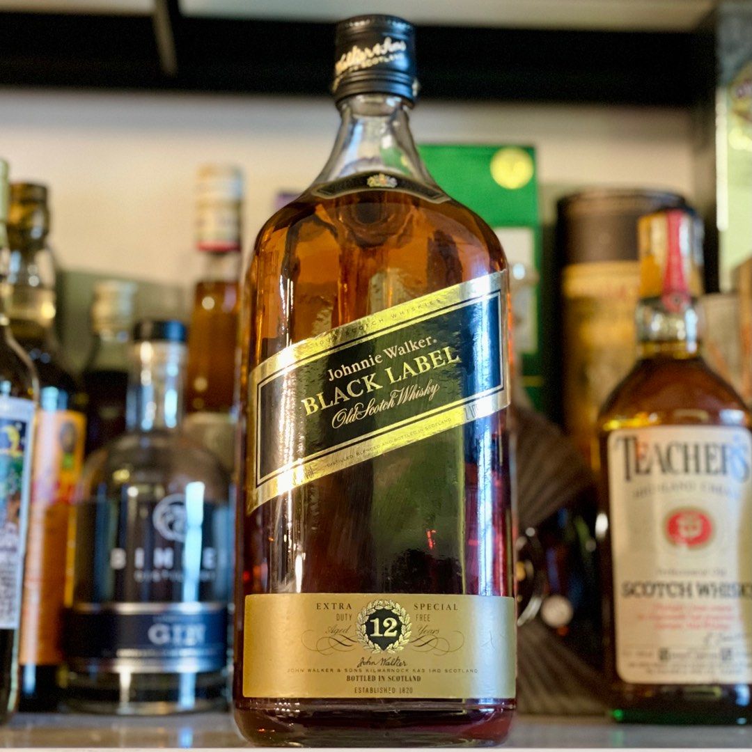 2L Black Label Johnnie Walker Black whisky 1980s whiskey vintage w ...