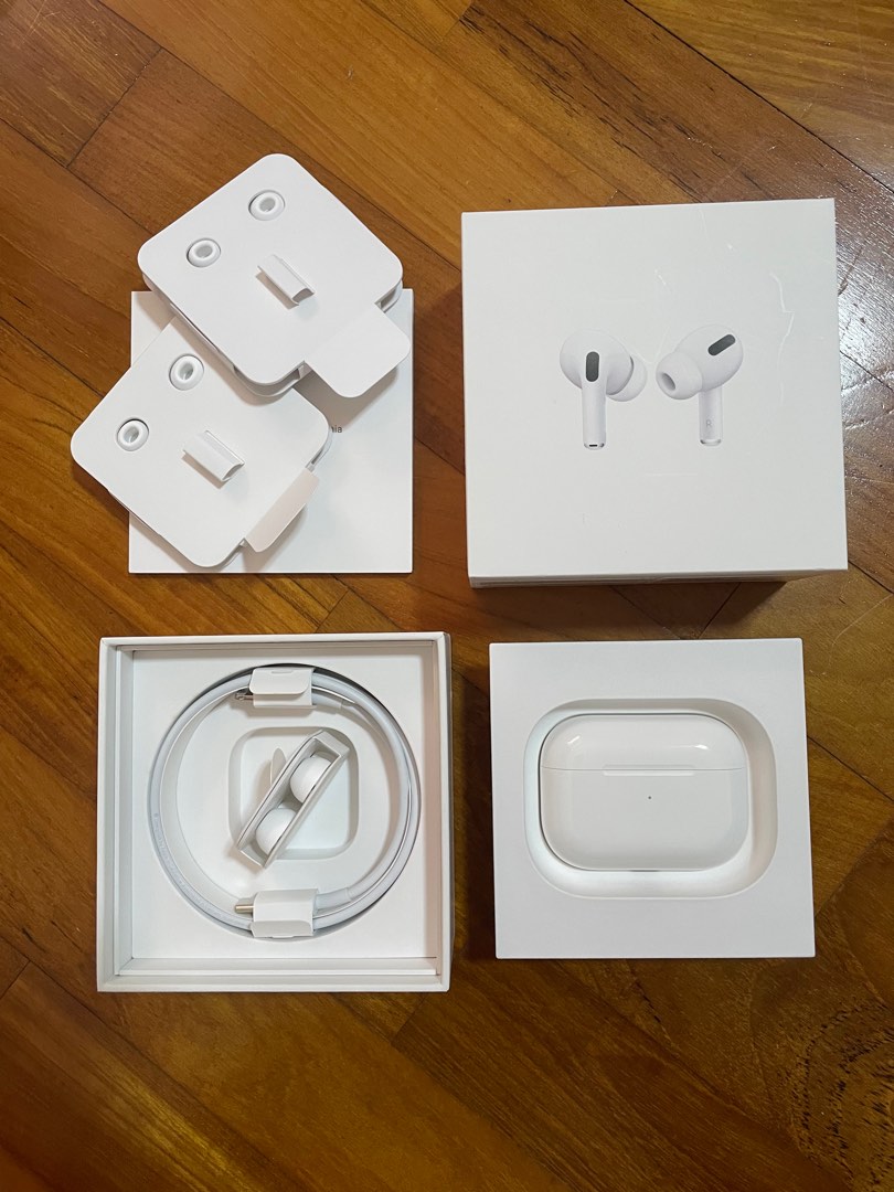 Apple AirPods Pro (Gen 1) with wireless charging case, Audio, Earphones ...