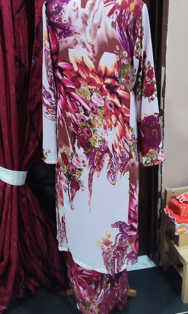 Baju kurung labuh kain lipat dpn belah, Women's Fashion, Muslimah ...